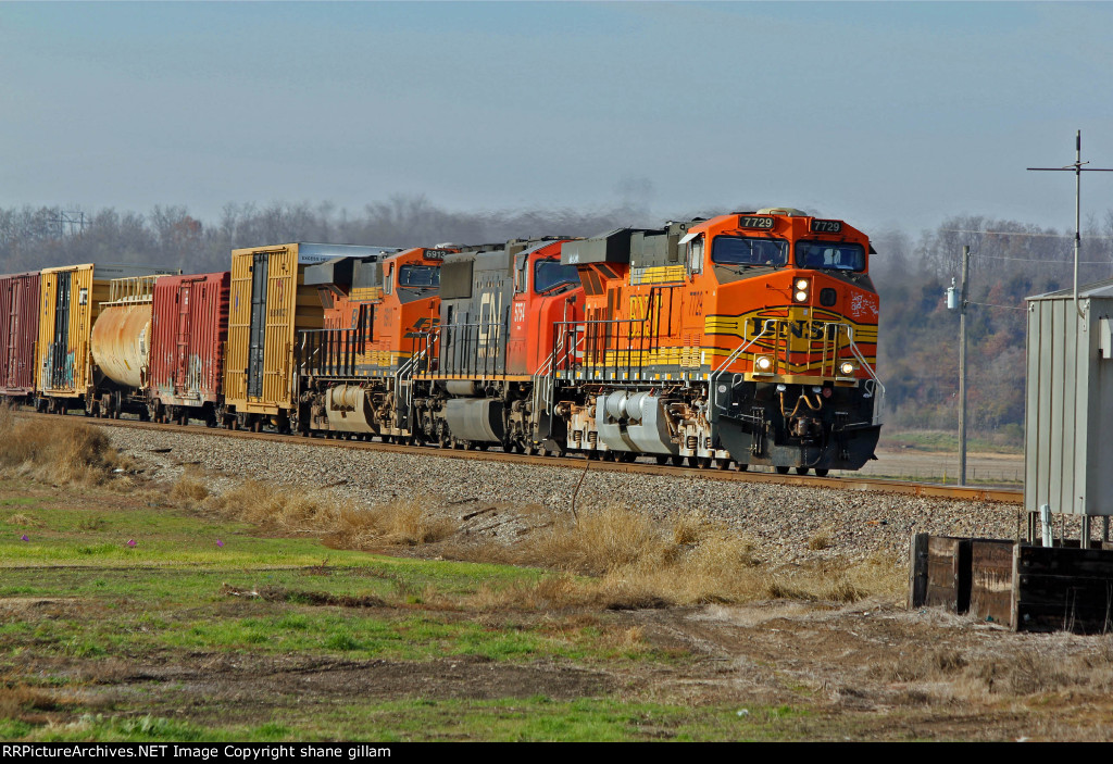 BNSF 7729 Works Eb with a freight train.